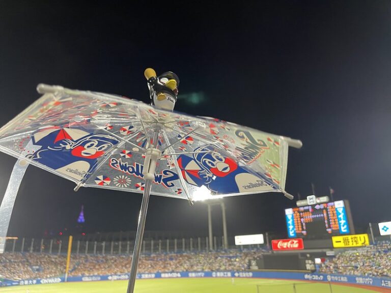 【2026年度】東京ヤクルトスワローズ「SWALLOWS CREW」完全ガイド！今日からプラチナ会員募集開始 | ヤクルトスワローズ応燕団 ちなヤクに役立つ情報サイト